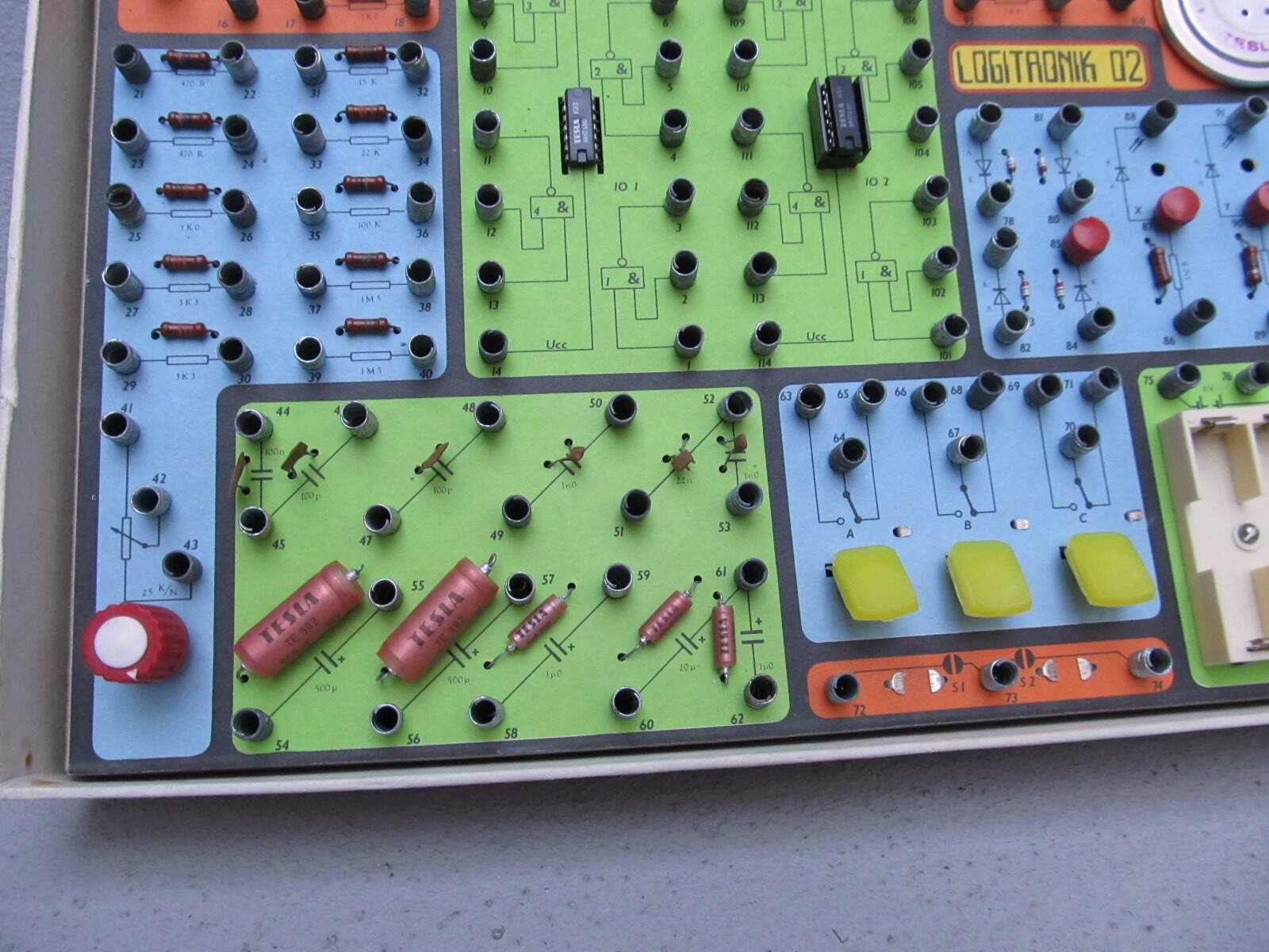 LOGITRONIK 02 - zapojení el. obvodů, elektronická stavebnice - ČSSR | Aukro